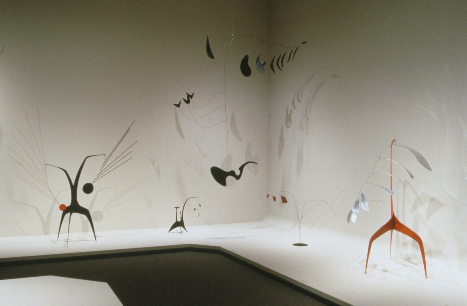 Alexander Calder: 1898–1976 at National Gallery of Art (1998) | Calder ...