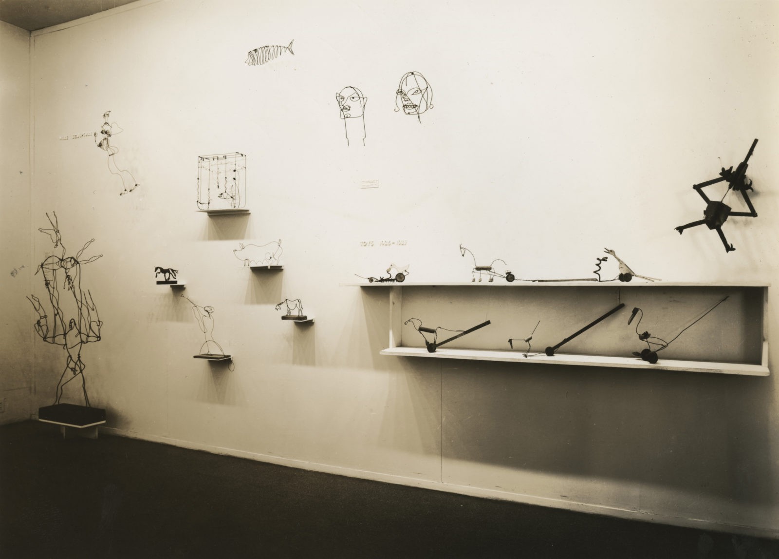 Goldfish Bowl (1929) | Calder Foundation