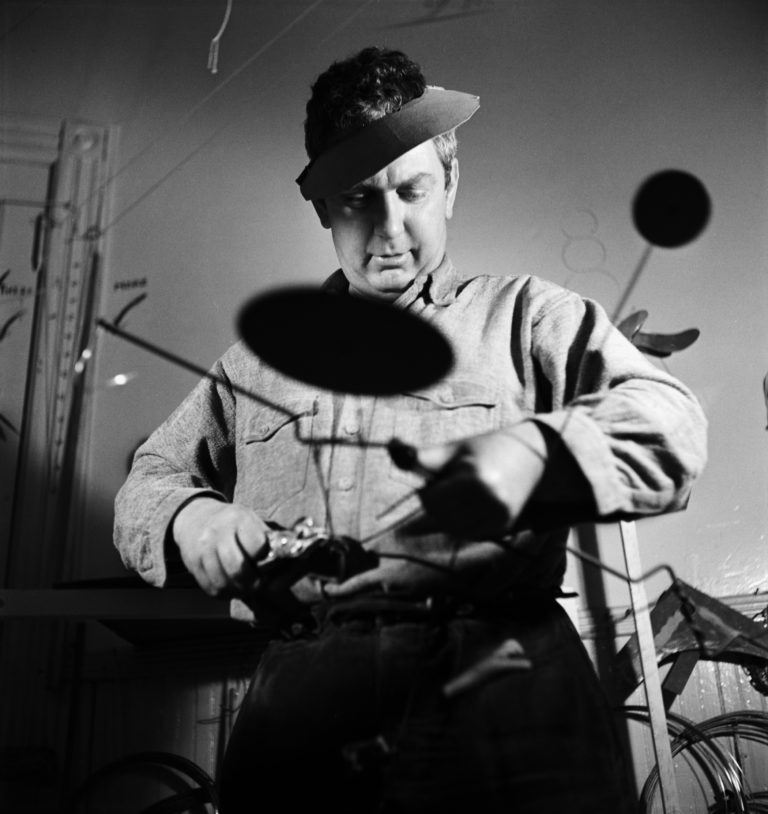 Calder in his New York City storefront studio (1936) | Calder Foundation