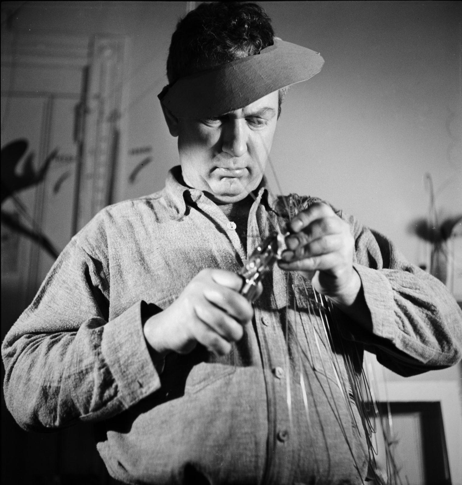 Calder in his New York City storefront studio (1936) | Calder Foundation