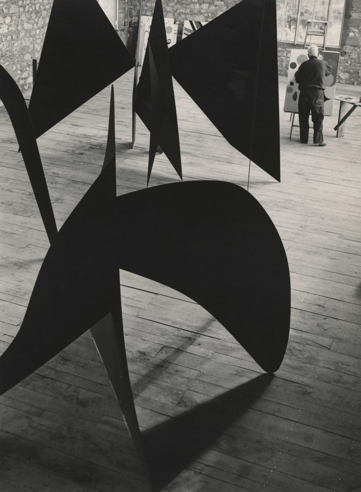 Les Triangles (1963) | Calder Foundation