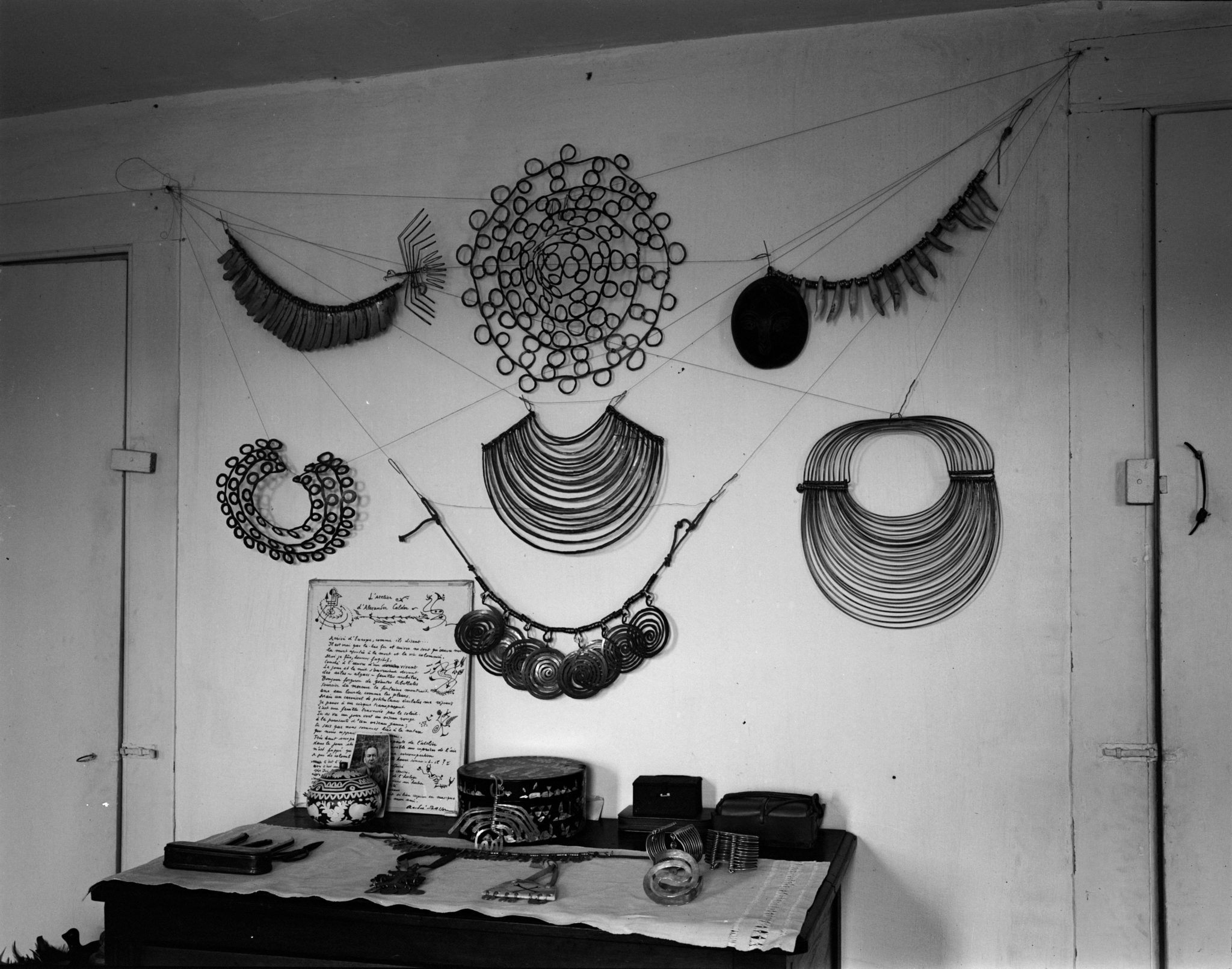 Louisa Calder’s dressing bureau, Roxbury house bedroom (1943) | Calder ...