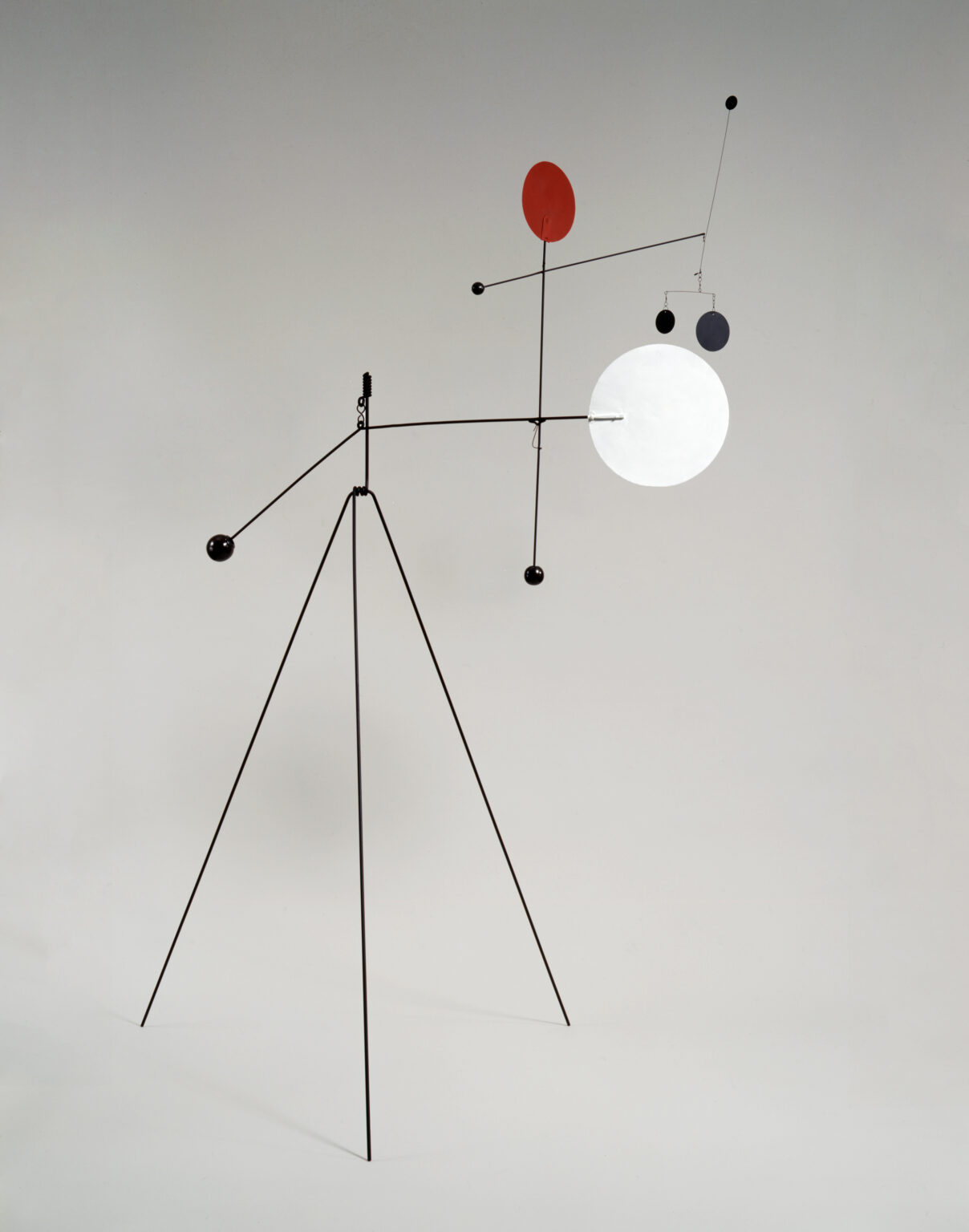 Red, White, Black and Brass (1934) | Calder Foundation